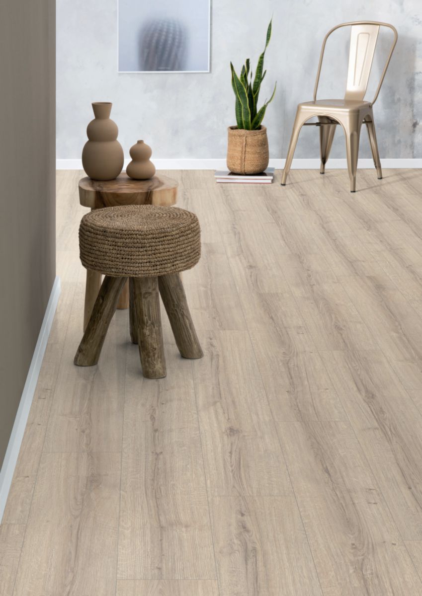 EGGER - Sol stratifié Large 4 chanfreins 8/32 Aqua+ EPL183 chêne Sherman clair 8 x 246 x 1292 mm ...