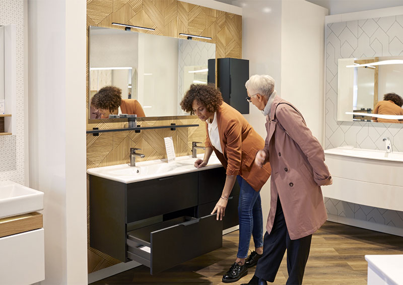 Douche pour personne agée : opter pour la sécurité et le confort